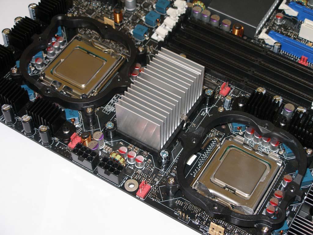 PC Ekspert - Hardware EZine - Intel Skulltrail – ultimativni workstation